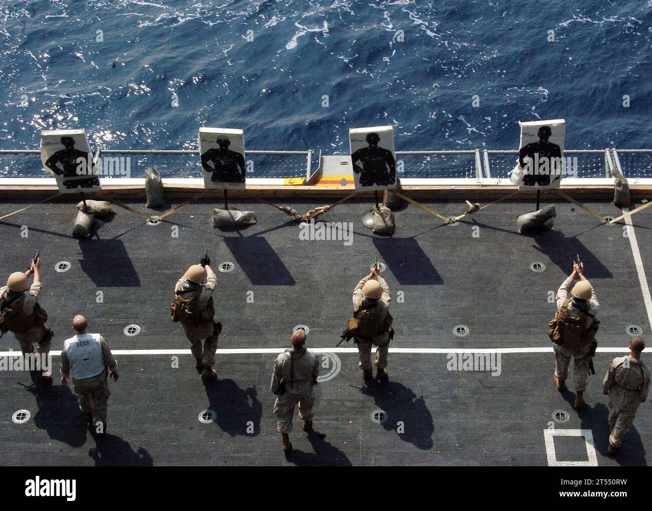 firearms, flight deck, Marines, training Stock Photo - Alamy
