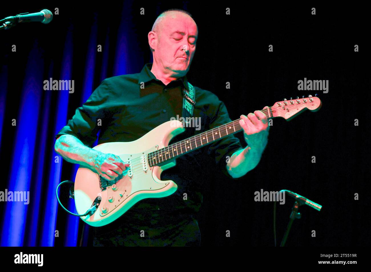 Neil Clark live im Theater im Tanzbrunnen. Köln, 02.11.2023 *** Neil ...