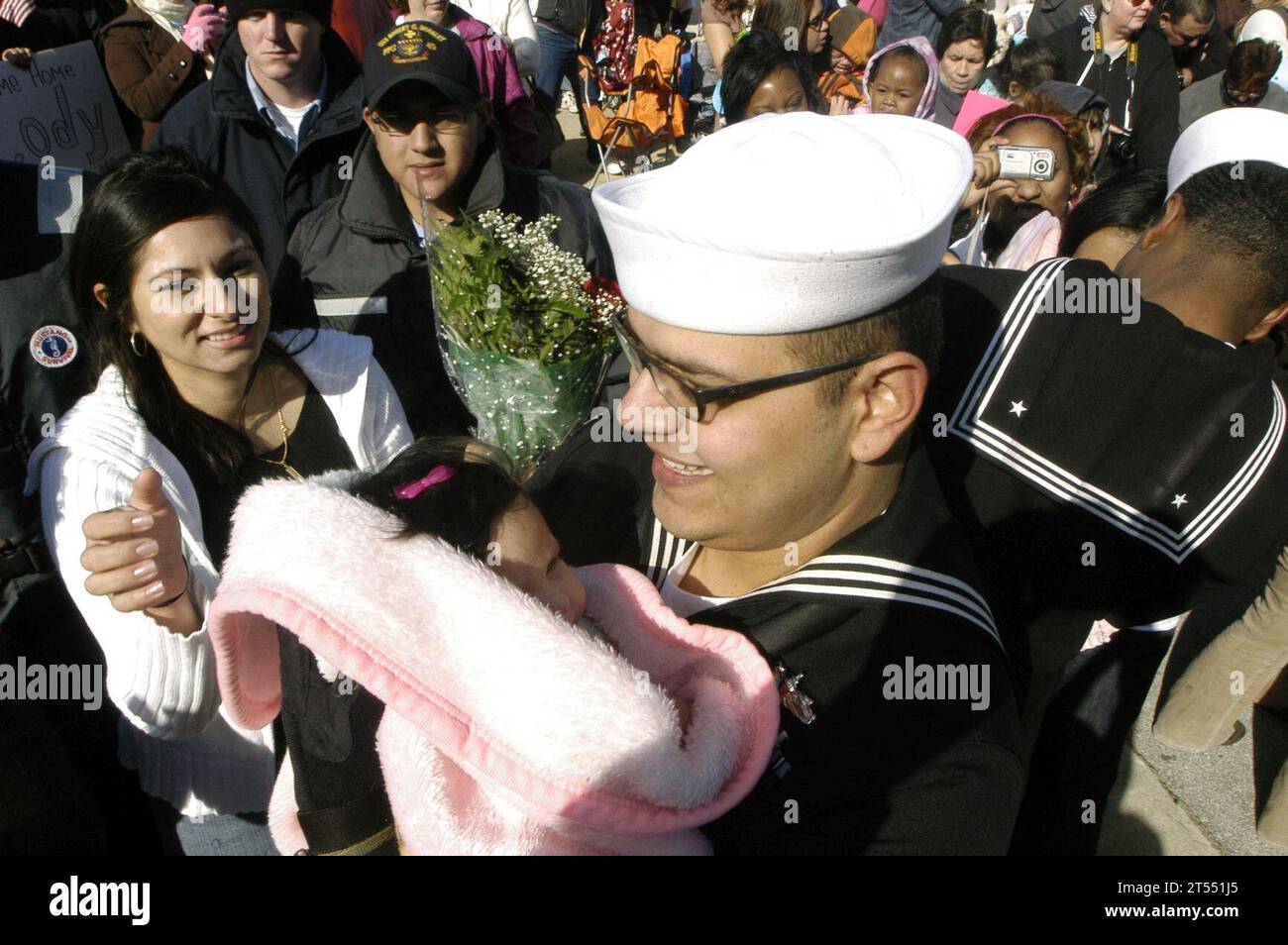 Fla., guided-missile cruiser USS Vicksburg (CG 69), homecoming ceremony ...