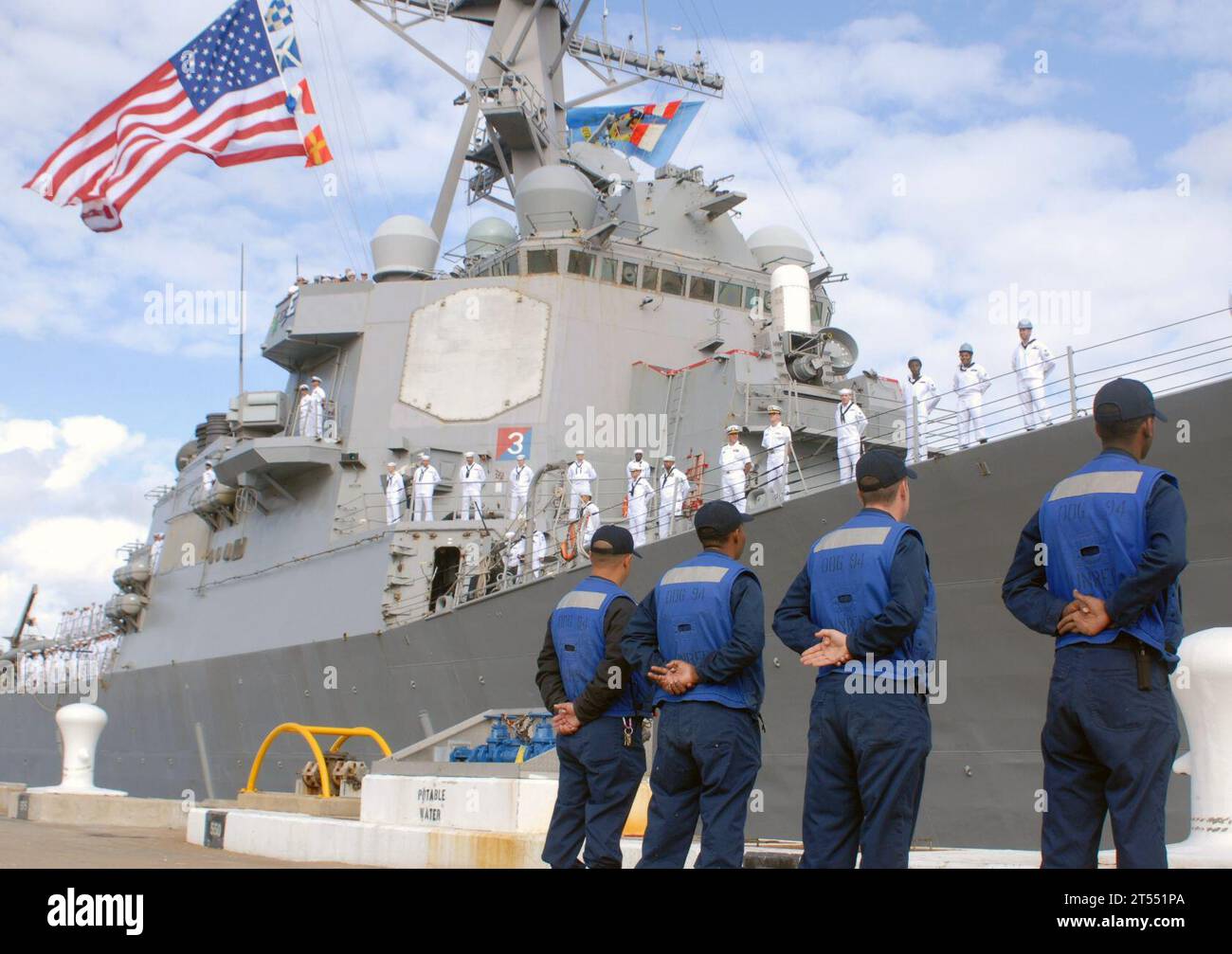 Flag, guided-misstle destroyer USS Mitscher (DDG 57), Homecoming, Naval ...
