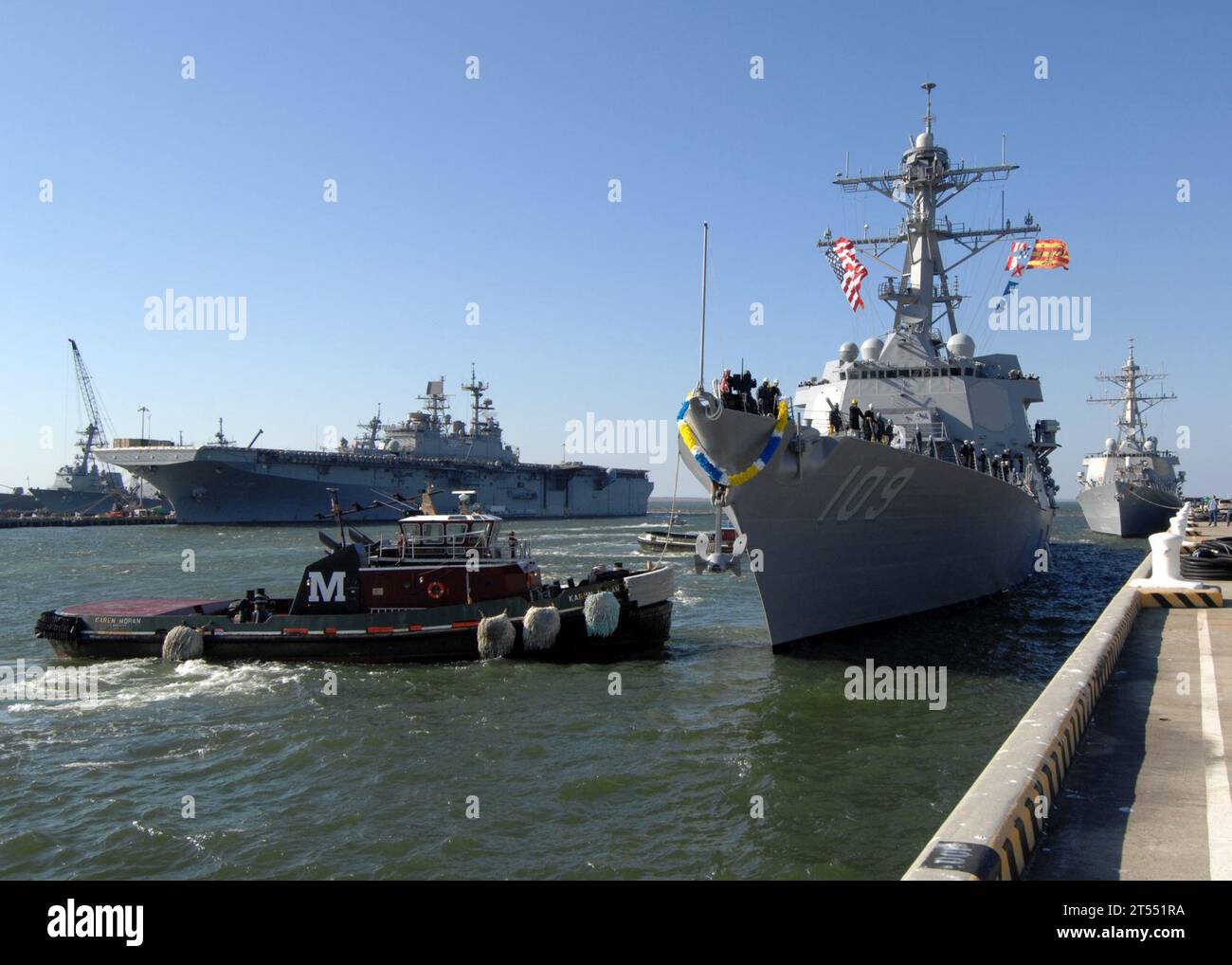 Flag, Sailor, U.S. Navy, USS Cole (DDG 67), USS Jason Dunham (DDG 109 ...