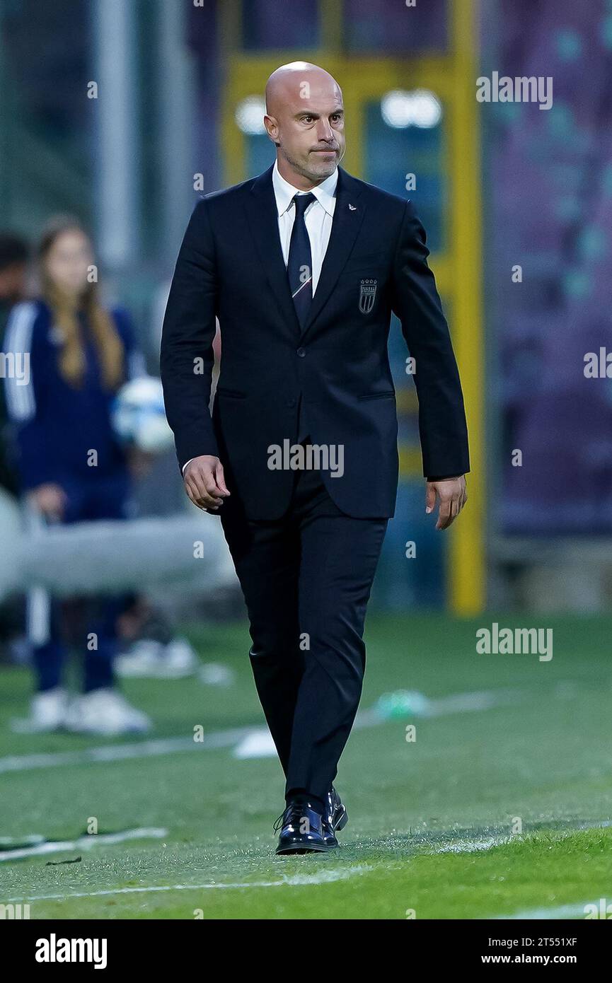 Andrea Soncin head coach of Italy looks on during the UEFA Women's ...