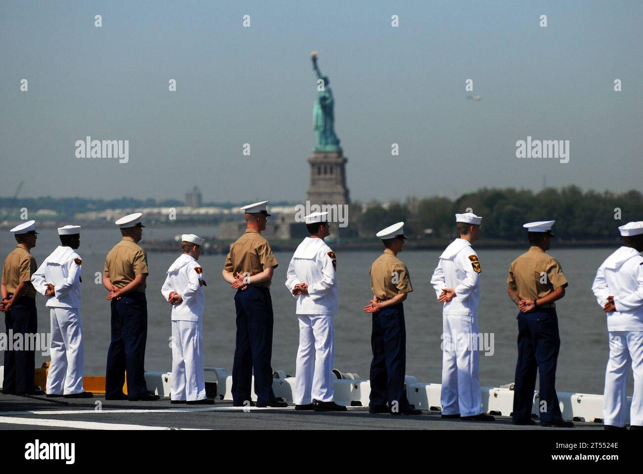 Fleet Week 2007, mann the rails, Multi-Purpose Amphibious Ship USS Wasp ...