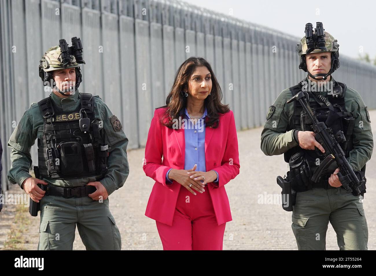 Home Secretary Suella Braverman with Greek border guards during a visit ...