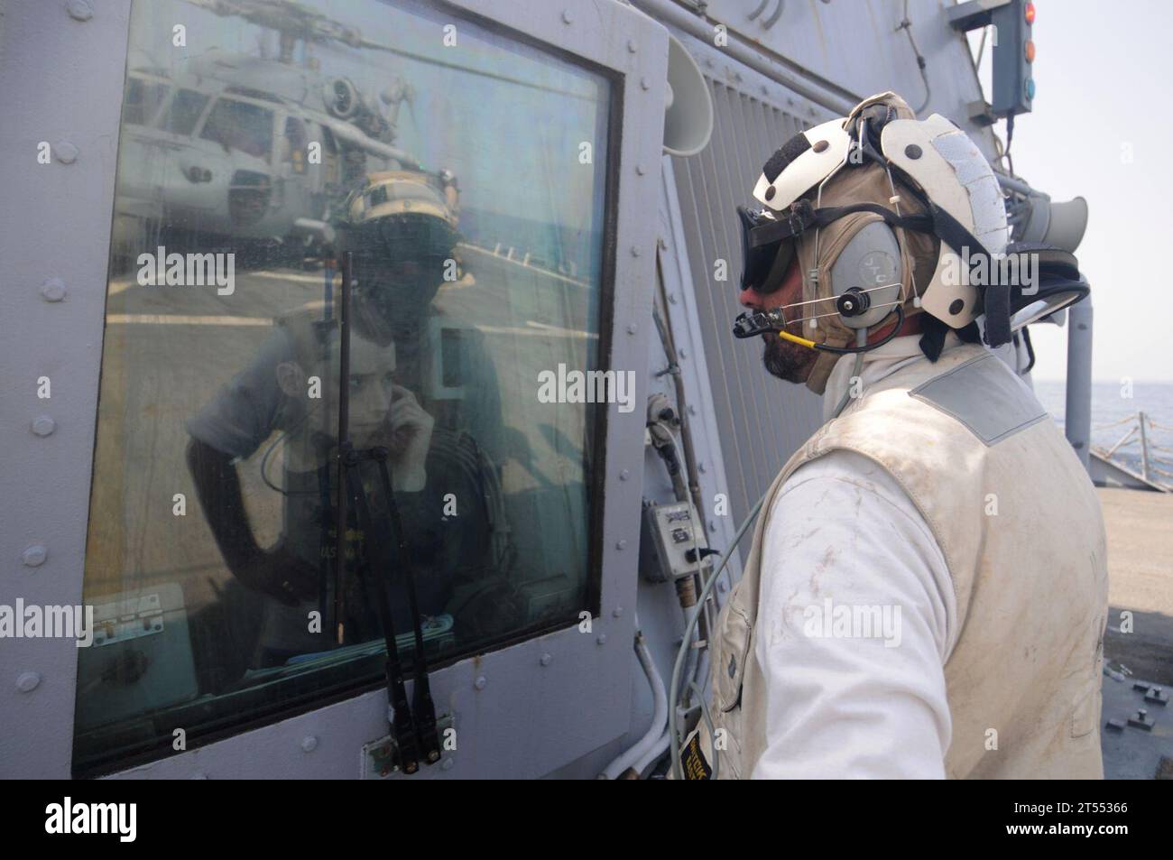 flight deck, Guided-Missile Destroyer, helicopter, helicopter control ...