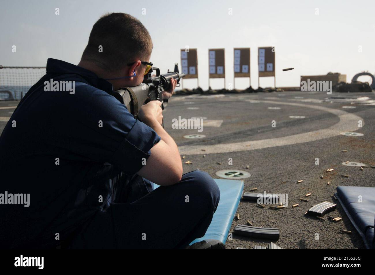 flight deck, Guided-Missile Destroyer, Gulf of Aden, M16, Rifle, U.S ...