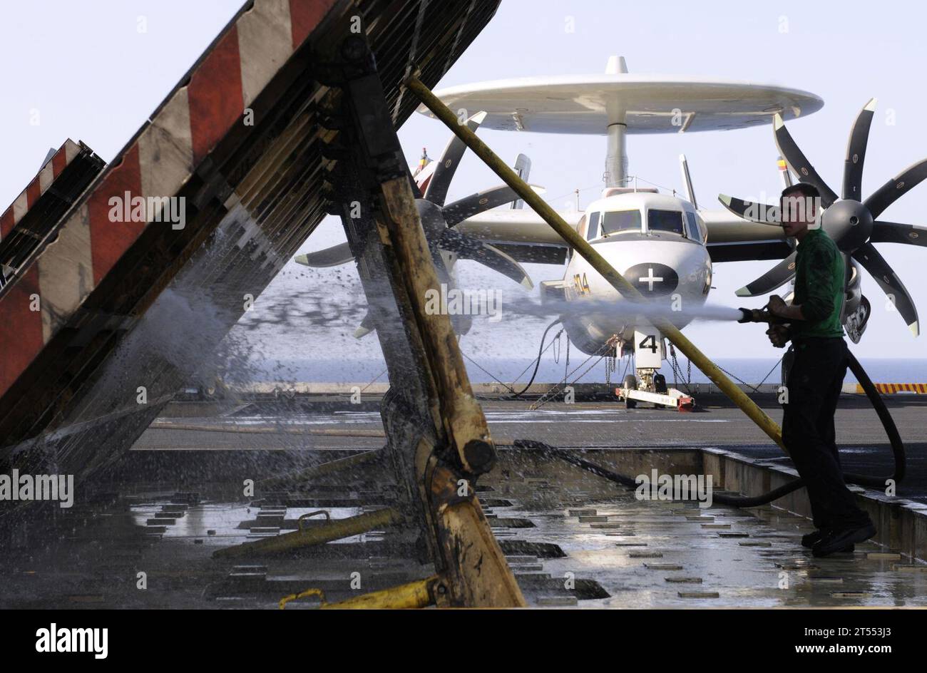 flight deck, jet blast deflector, Sailors, USS Carl Vinson (CVN 70 ...