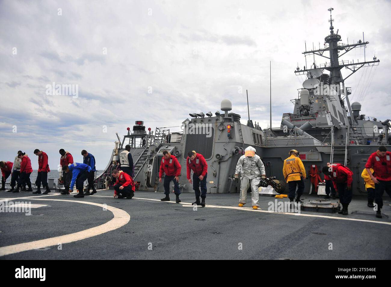 Flight Quarters, fod walkdown, USS Porter Stock Photo - Alamy