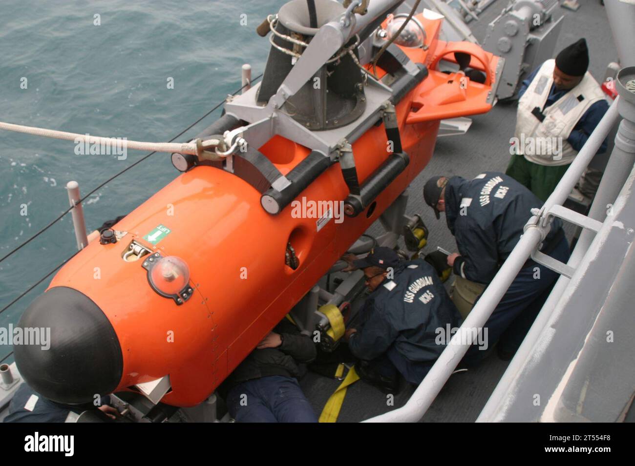 Foal Eagle 2011, mine countermeasure ship, mine neutralization vehicle ...