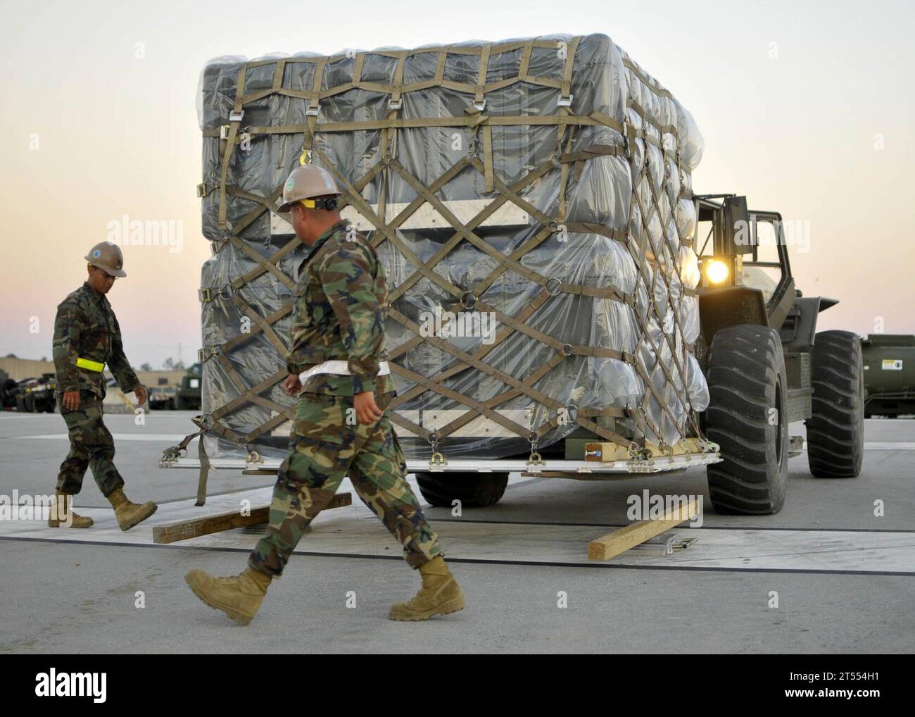 folk lift, Naval Mobile Construction Battalion (NMCB) 74, Sailor ...