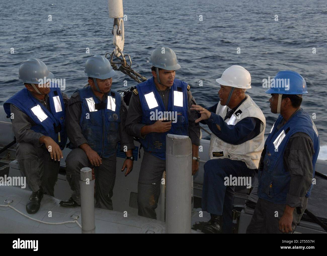 Foreign military, navy, people, RMN, underway, us.s. navy, USS Mustin ...