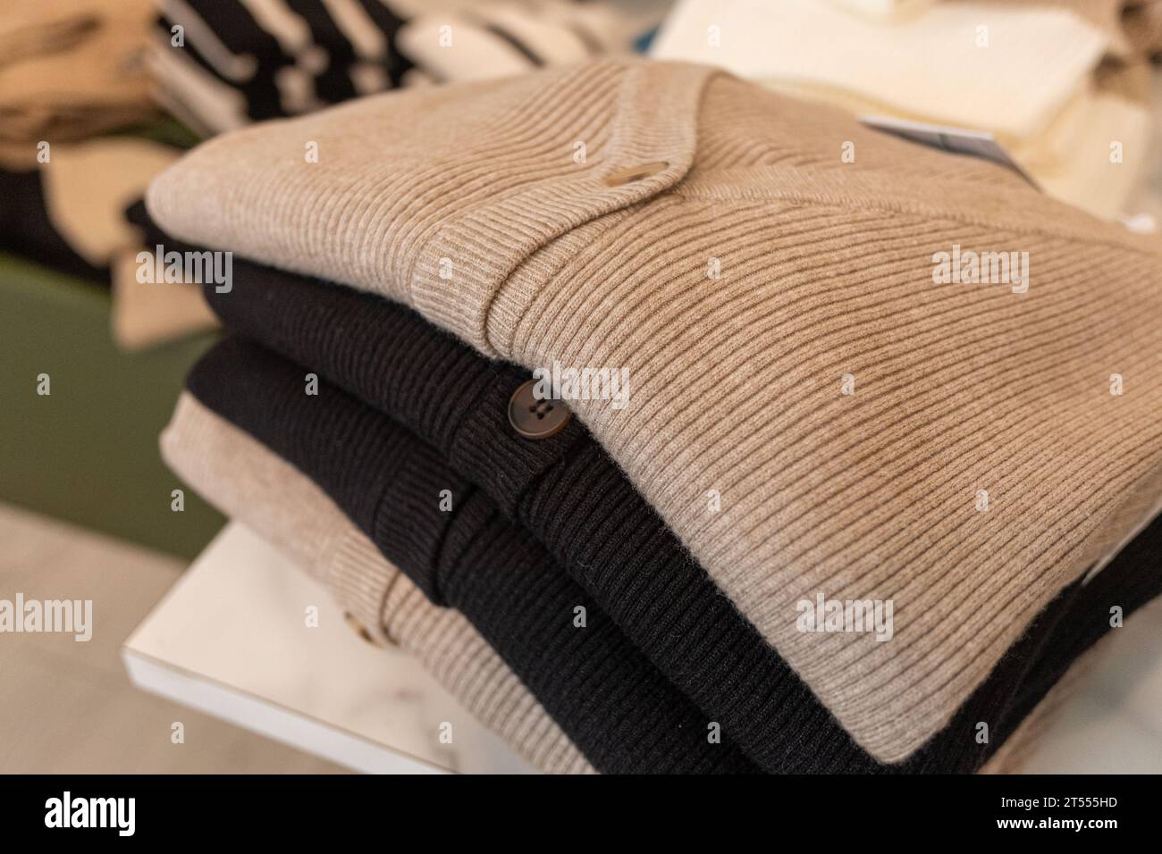 Fashionable clothing store interior hi-res stock photography and images ...
