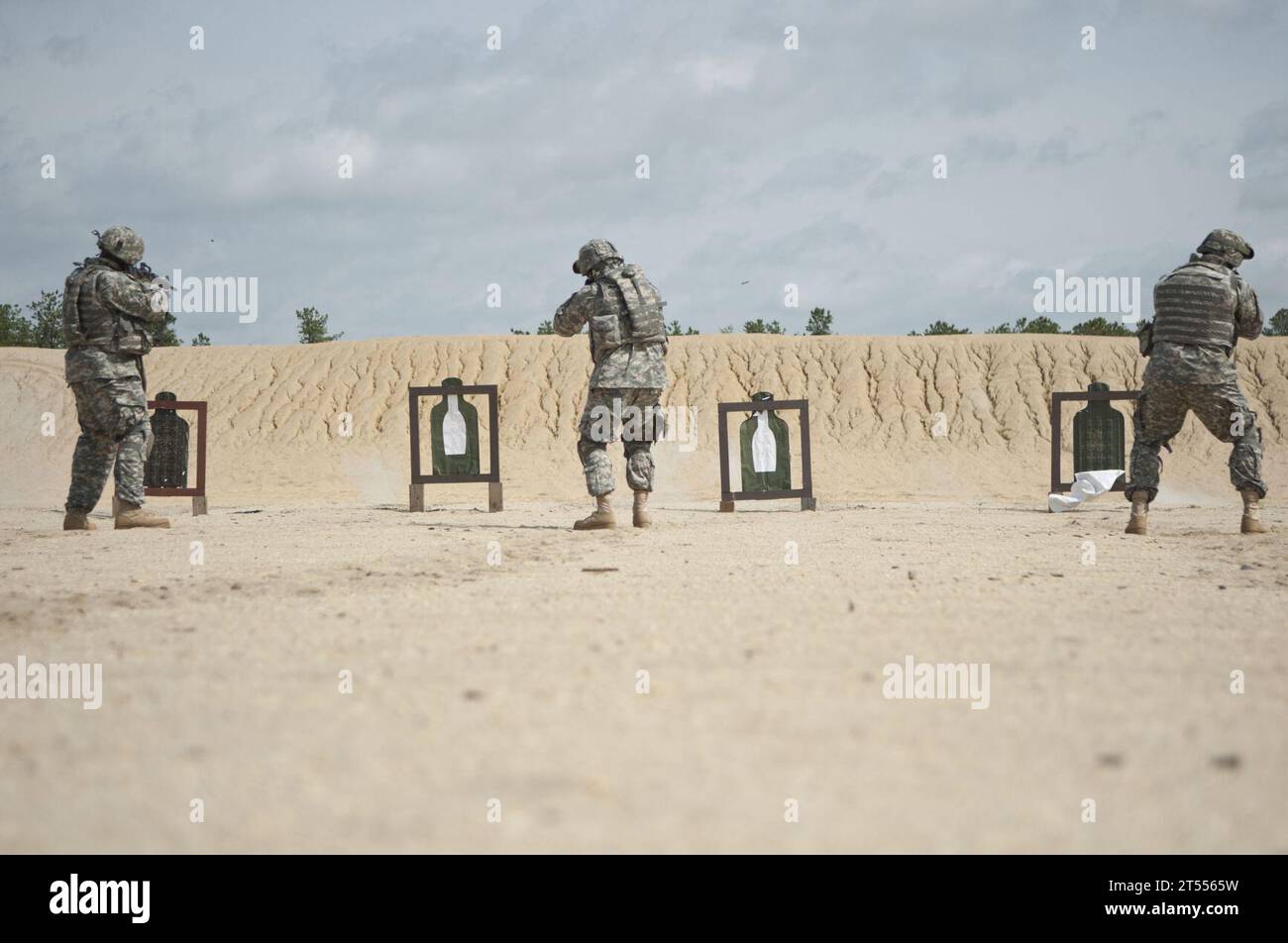 Fort dix training hi-res stock photography and images - Alamy