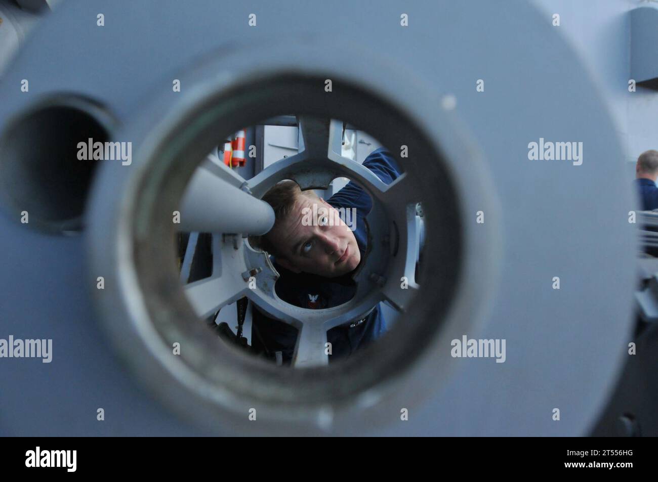 Frigate, MK 38 25 mm mounted gun, U.S. Navy, USS Boone (FFG 28 ...