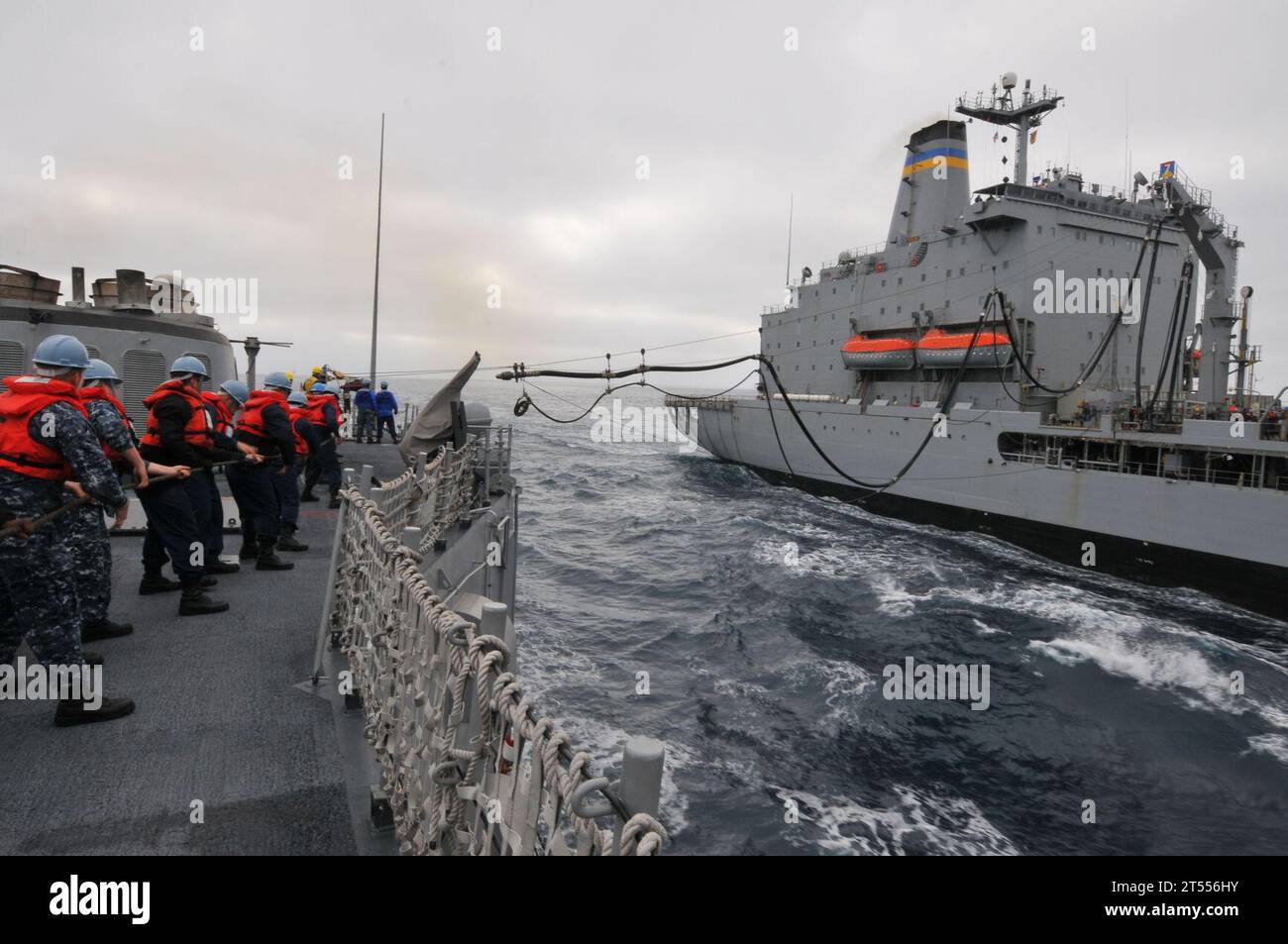Frigate, Sailors, U.S. Navy, UNREP, USS McClusky (FFG 41 Stock Photo ...