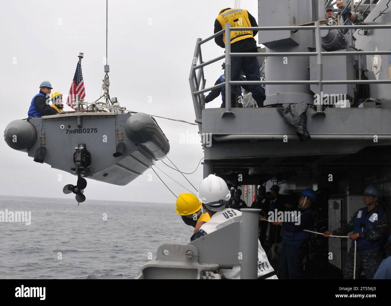 Frigate, Sailors, U.S. Navy, USS McClusky (FFG 41 Stock Photo - Alamy