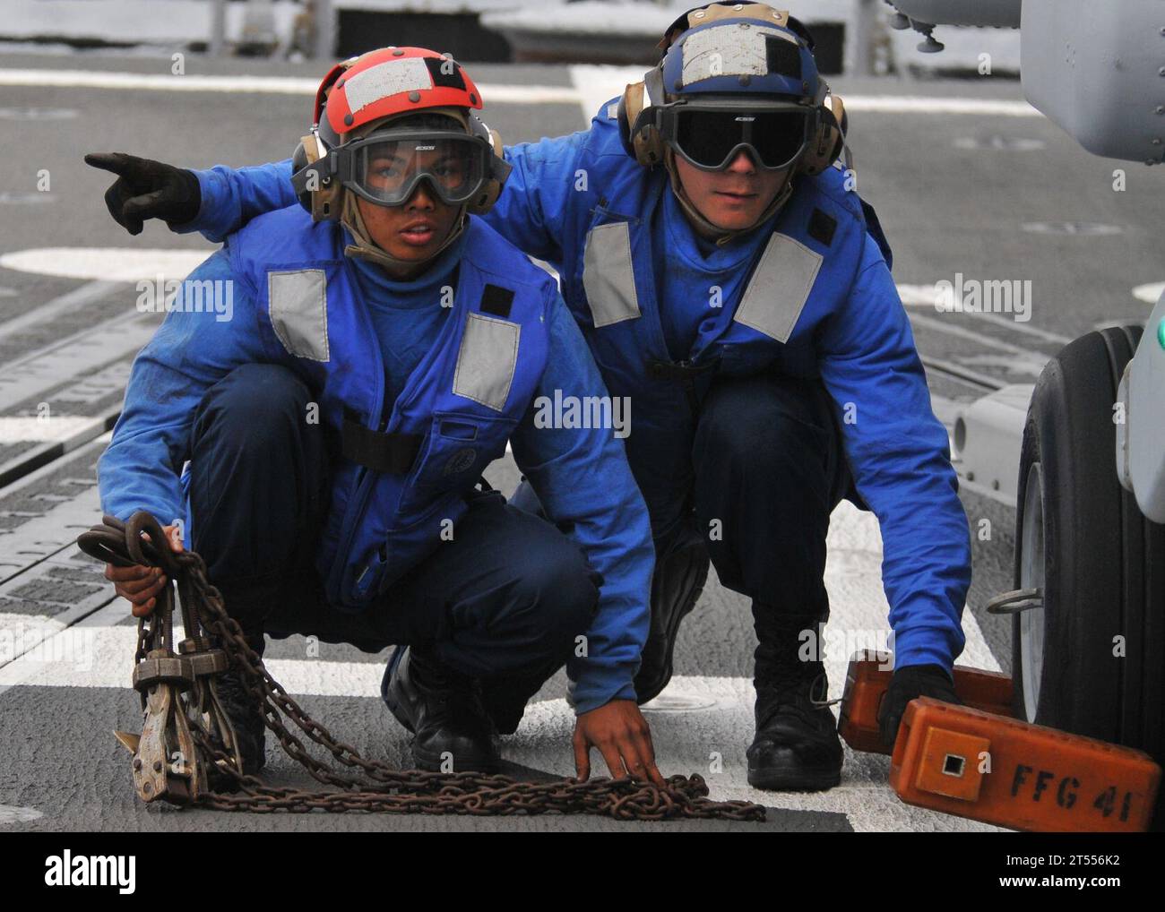 Frigate, Sailors, U.S. Navy, UNREP, USS McClusky (FFG 41 Stock Photo ...