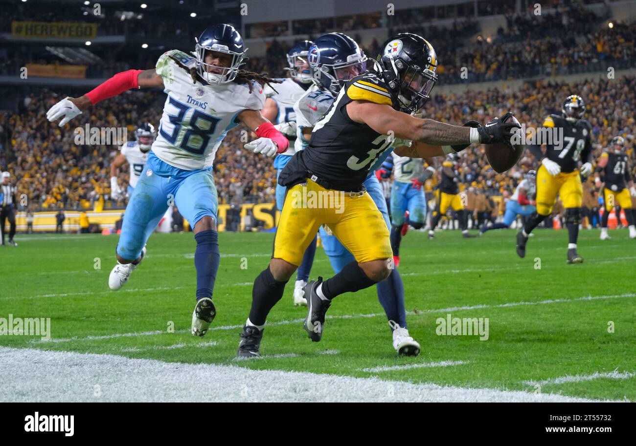 Pittsburgh, PA, USA. 02nd Nov, 2023. Jaylen Warren #30 during the ...