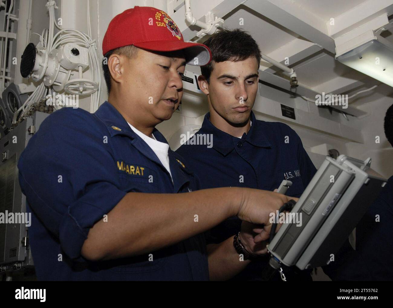 General Quarters, underway, USS Mustin (DDG 89 Stock Photo - Alamy