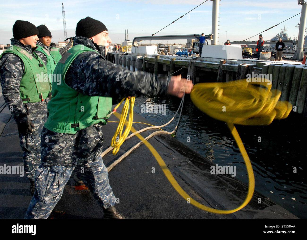 green vest, line handlers, Los Angeles-class, Norfolk, Sailors ...