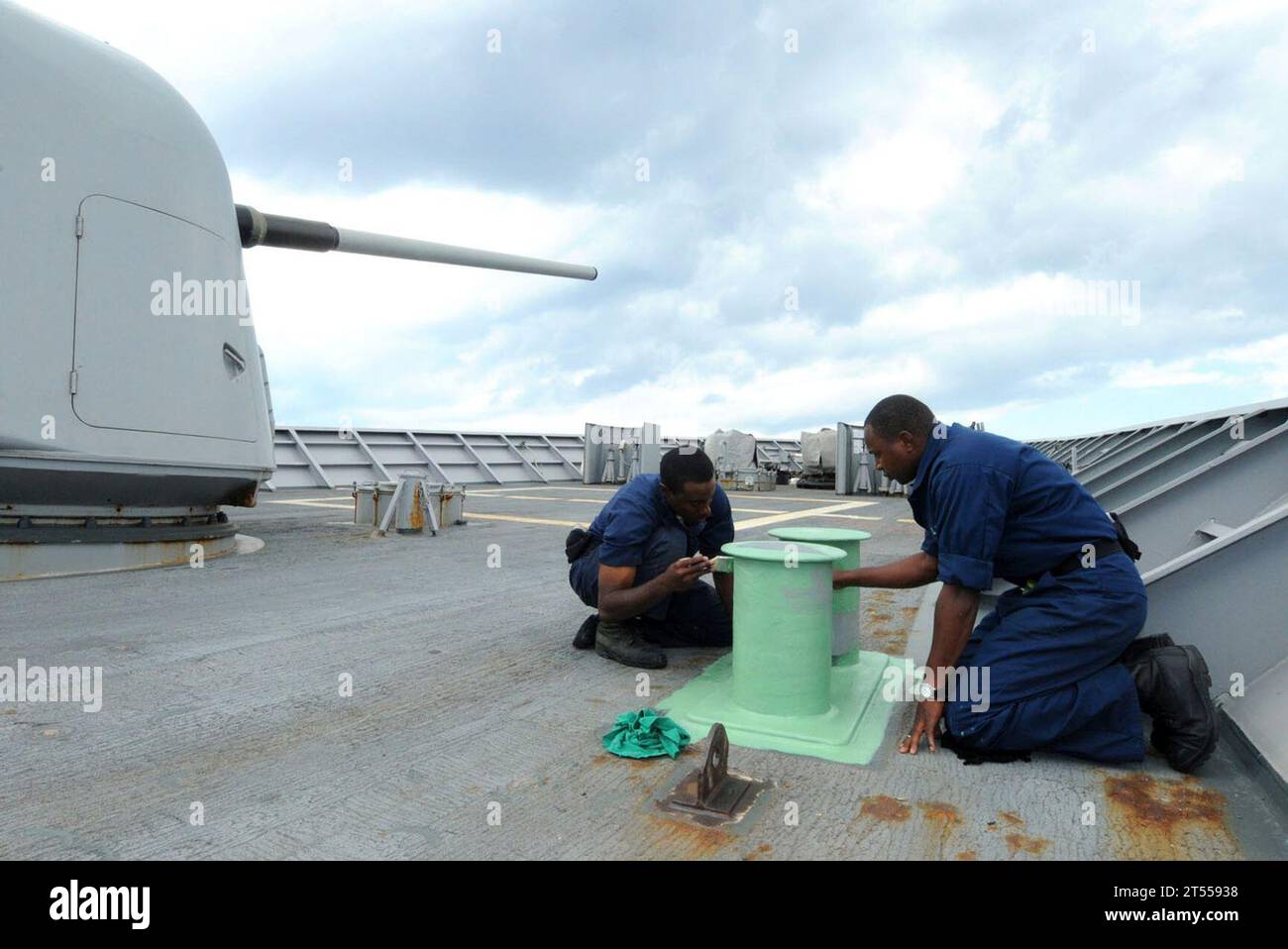 guided-missile cruiser USS Gettysburg (CG 64), maintenance, navy, paint ...