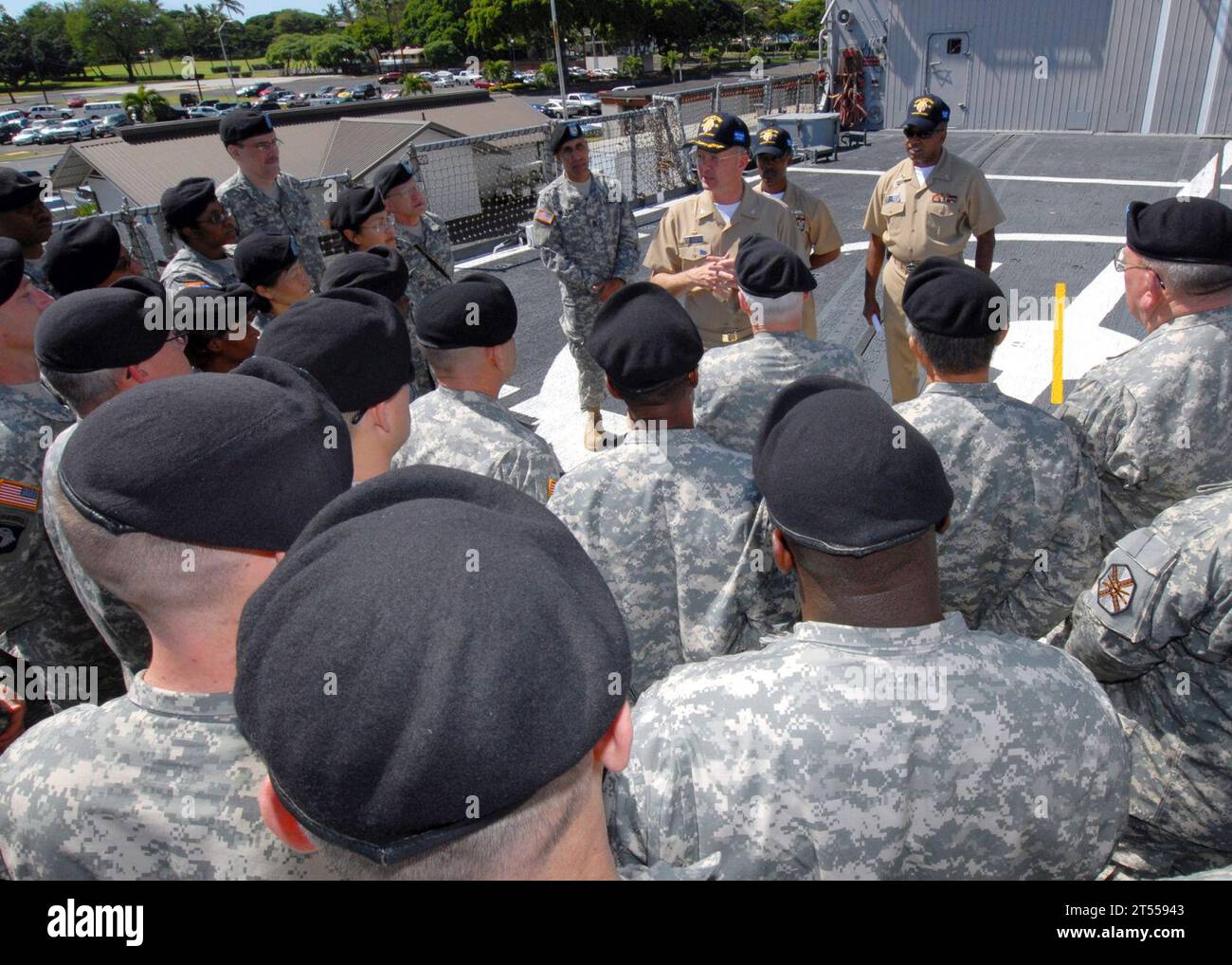 guided-missile cruiser USS Lake Erie (CG 70), HAWAII, joint service ...