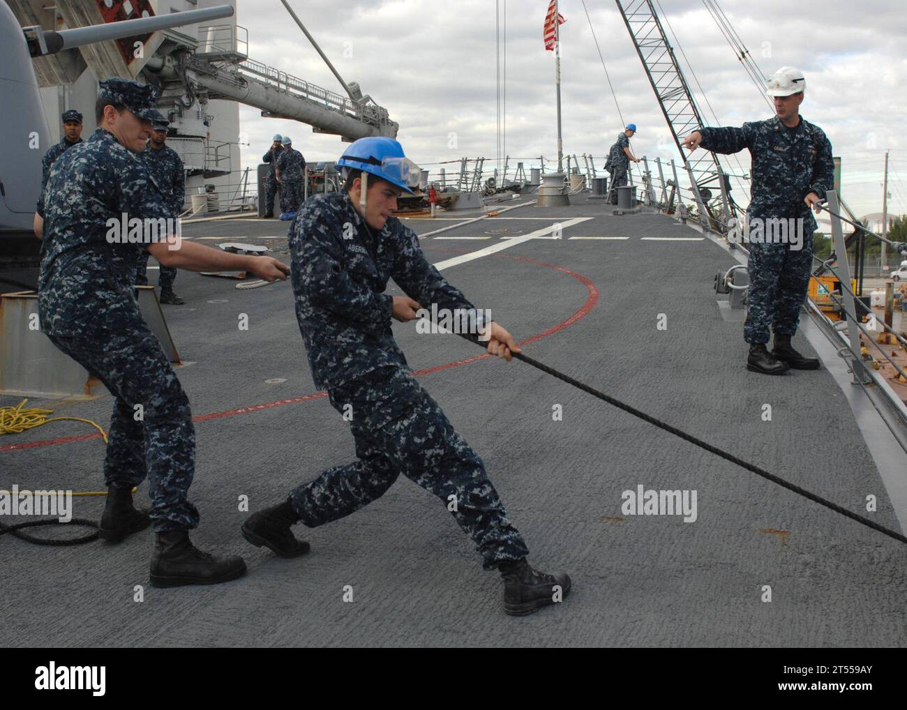 guided-missile destroyer USS Mitscher (DDG 57) while preparing to ...
