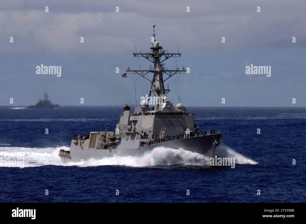Guided-missile destroyer USS Pickney (DDG 91 Stock Photo - Alamy