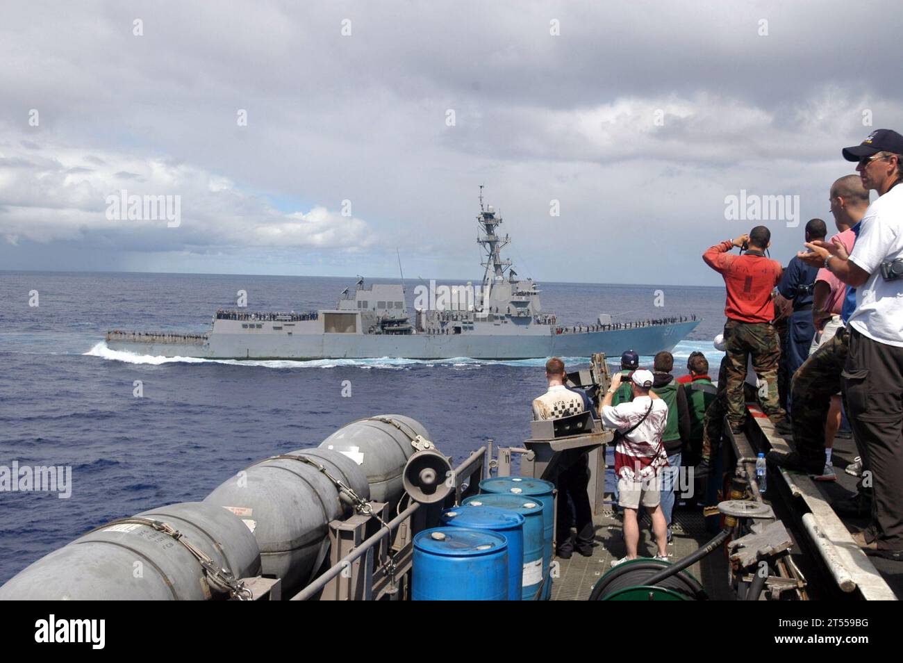 guided-missile destroyer USS Pinckney (DDG 91), USS Nimitz (CVN 68 ...