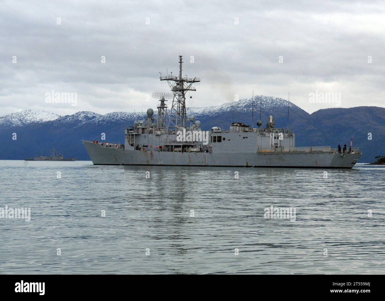guided-missile frigate, navy, Oliver Hazard Perry-class, Strait of ...