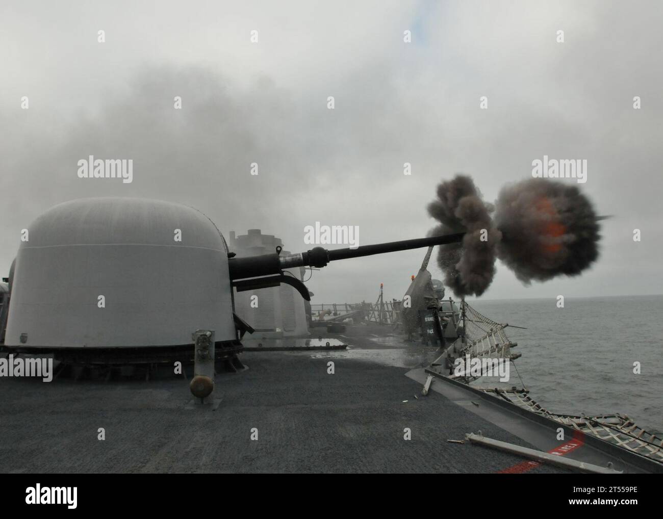 guided-missile frigate, MK-75 76mm mounted gun, navy, Oliver Hazard ...