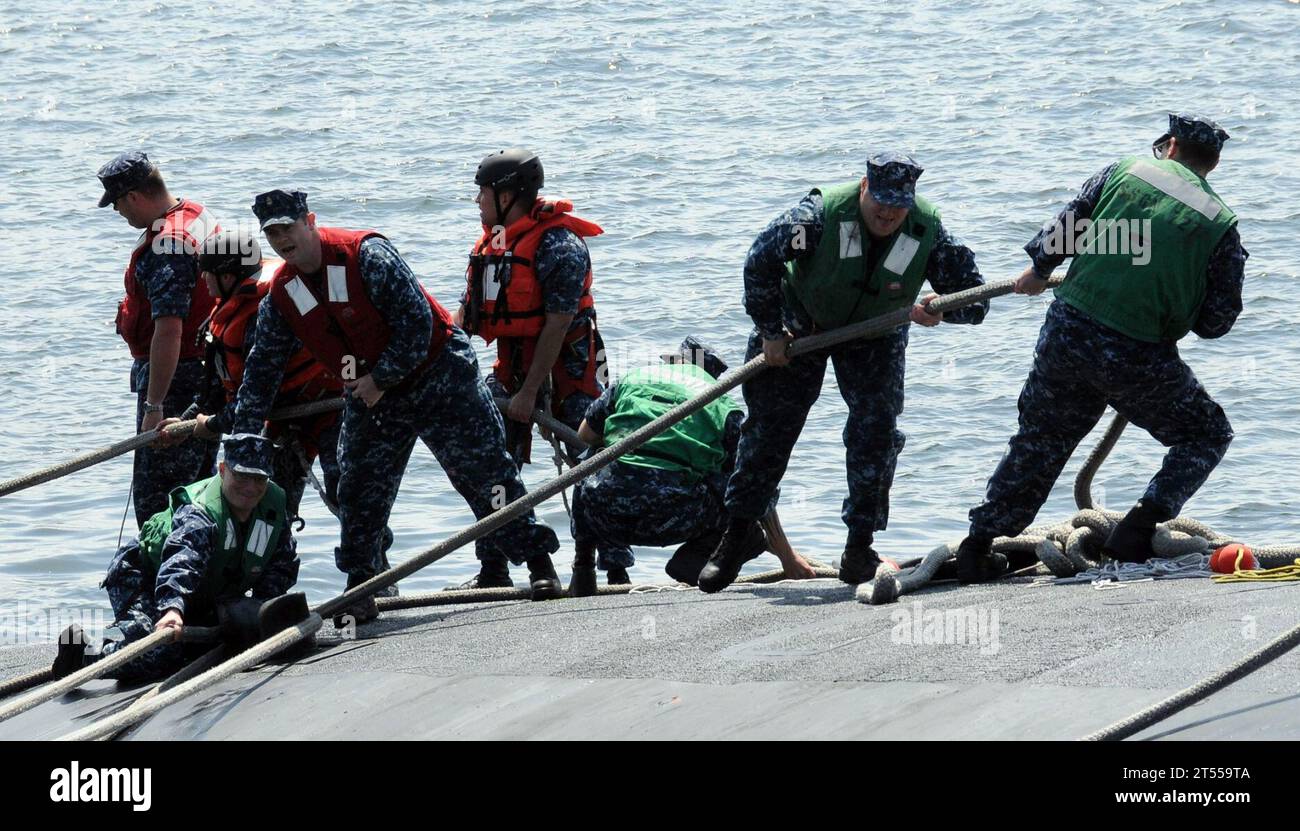 guided-missile submarine, indian island, Naval Magazine, navy, Ohio-class, people, Sailors ...