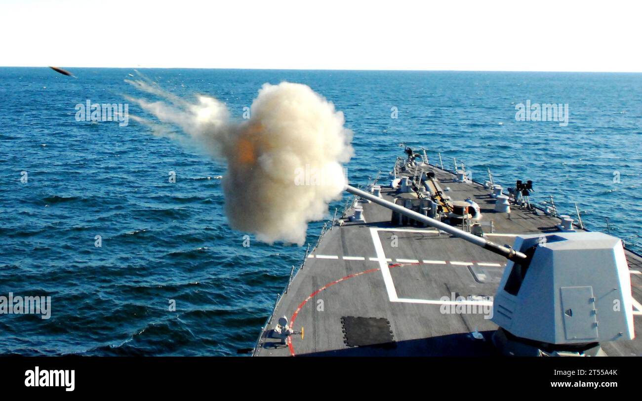 gun, training, USS Forest Sherman (DDG 98), weapon Stock Photo - Alamy