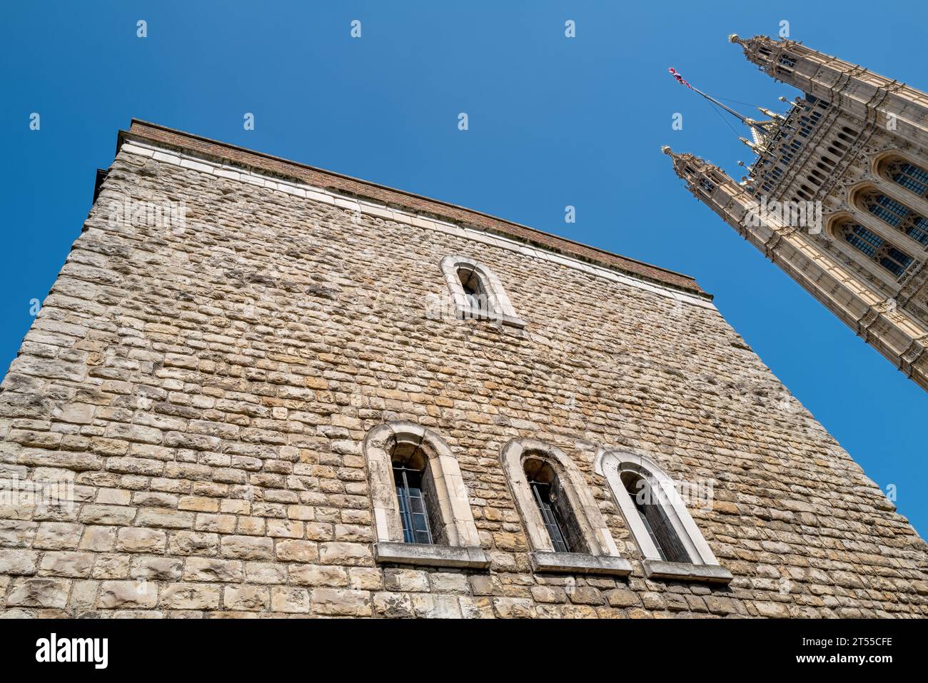 Windows houses parliament palace westminster hi-res stock photography ...