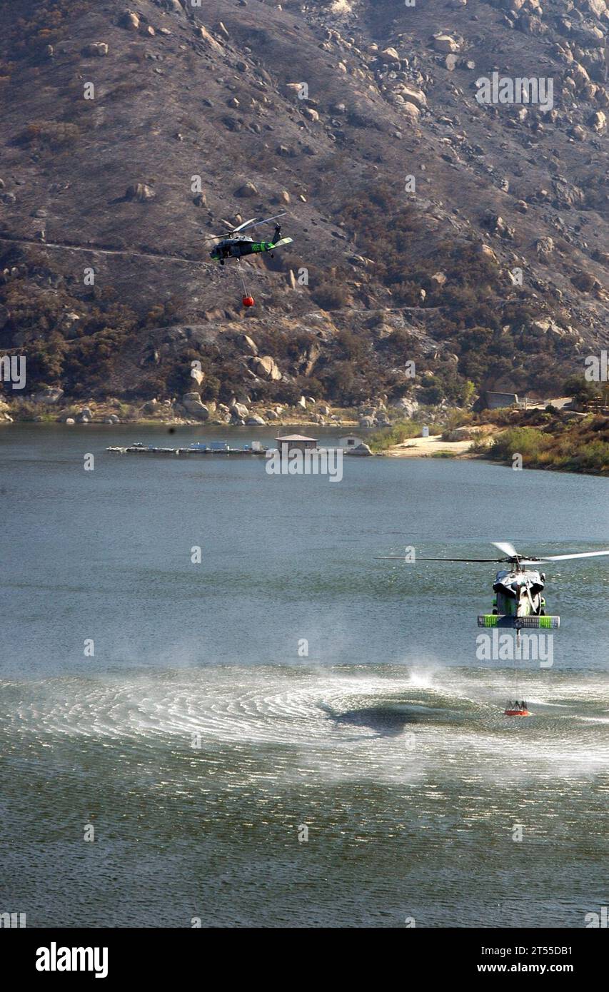 helicopters, helos, LAKE, water bladder, Wildfire Stock Photo - Alamy