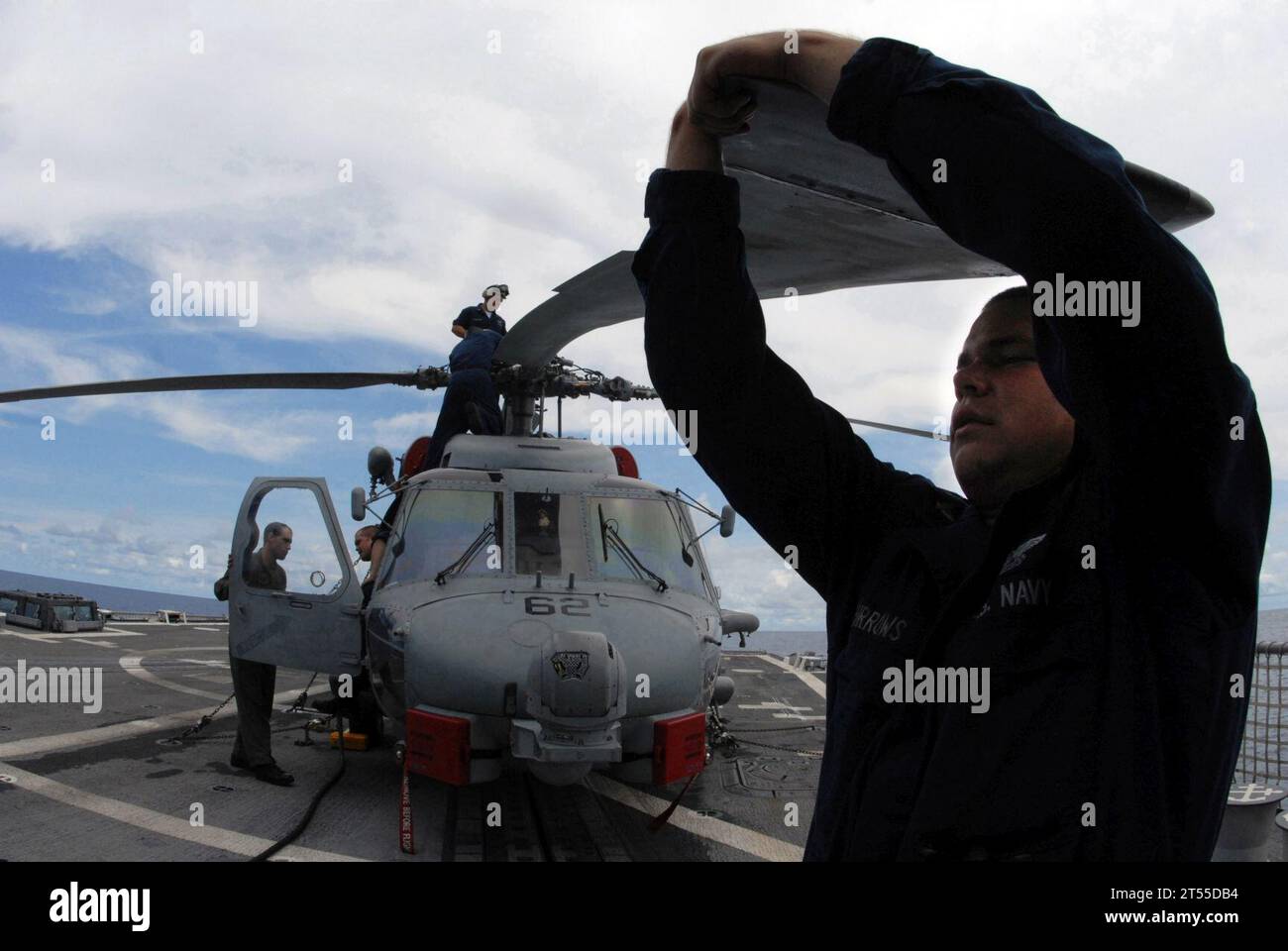 helicopter, USS Gridley (DDG 101 Stock Photo - Alamy