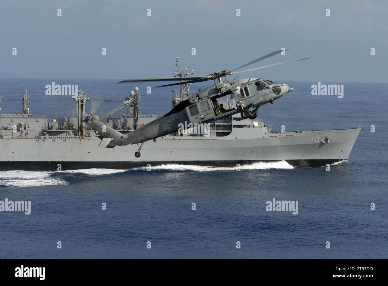 helo, msc, ship, UNREP, USS Ronald Reagan, vertrep Stock Photo - Alamy