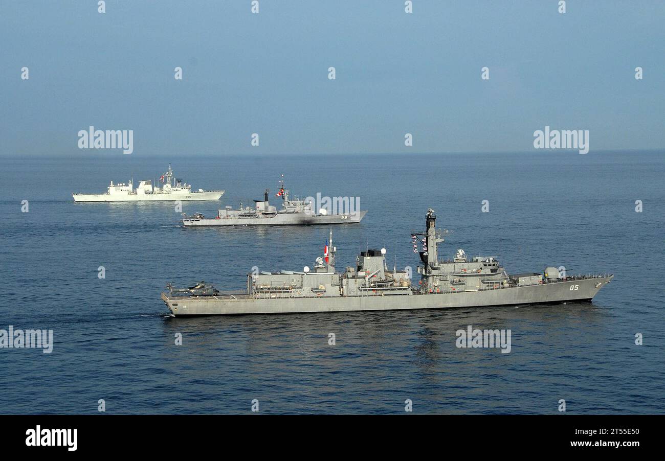 HMCS Calgary, Panamax, photoex Stock Photo - Alamy