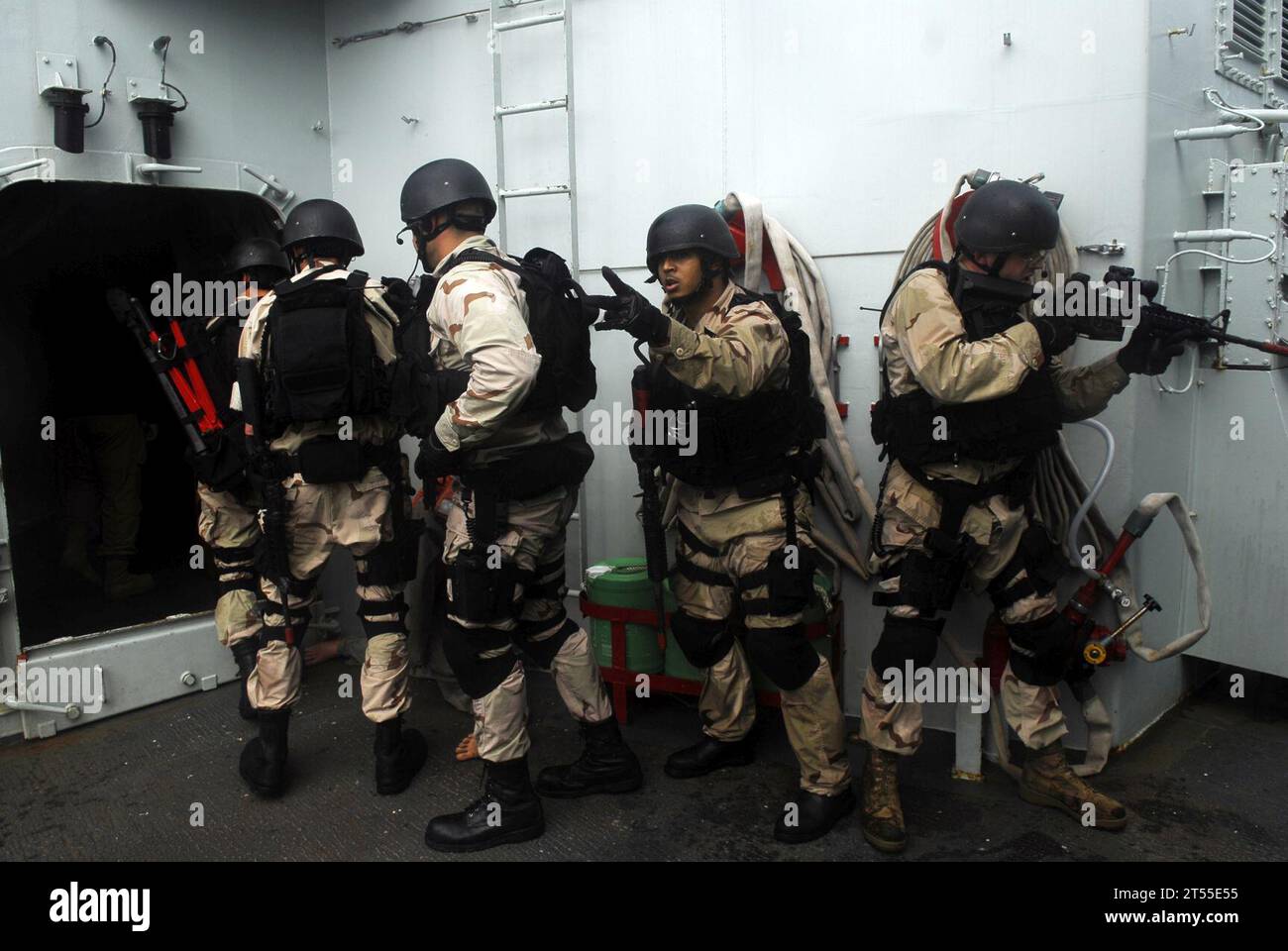 HMCS Winniped (FFH 338), USS Kidd (DDG 100), VBSS Stock Photo - Alamy