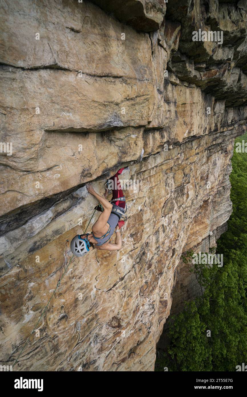 Trad traditional rock climbing hi-res stock photography and images - Alamy