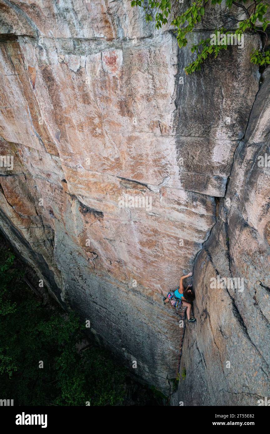 Amanda Milhet - Birdcage - Gunks NY USA Climbing Stock Photo - Alamy