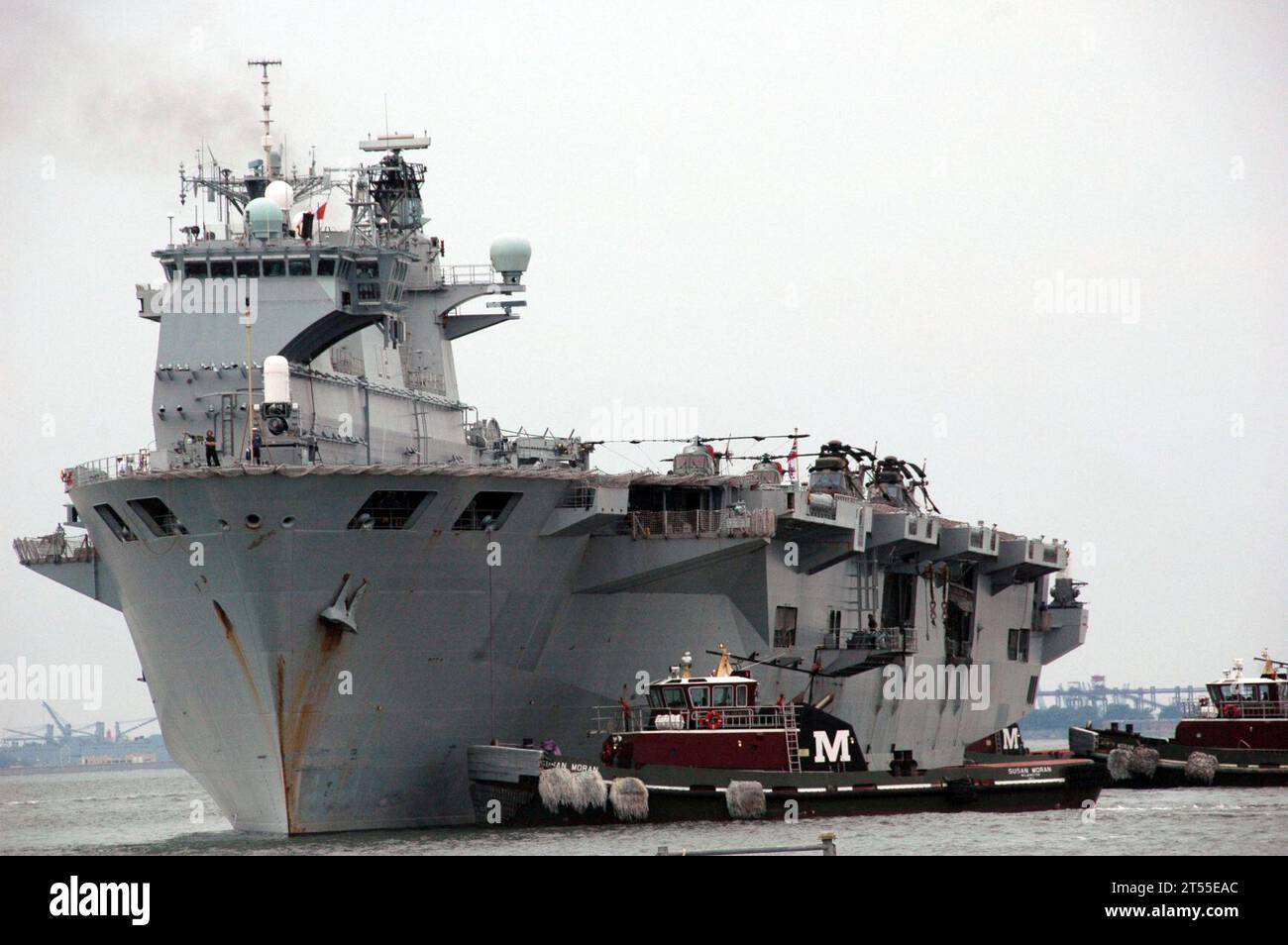 Landing ship dock hms hi-res stock photography and images - Alamy