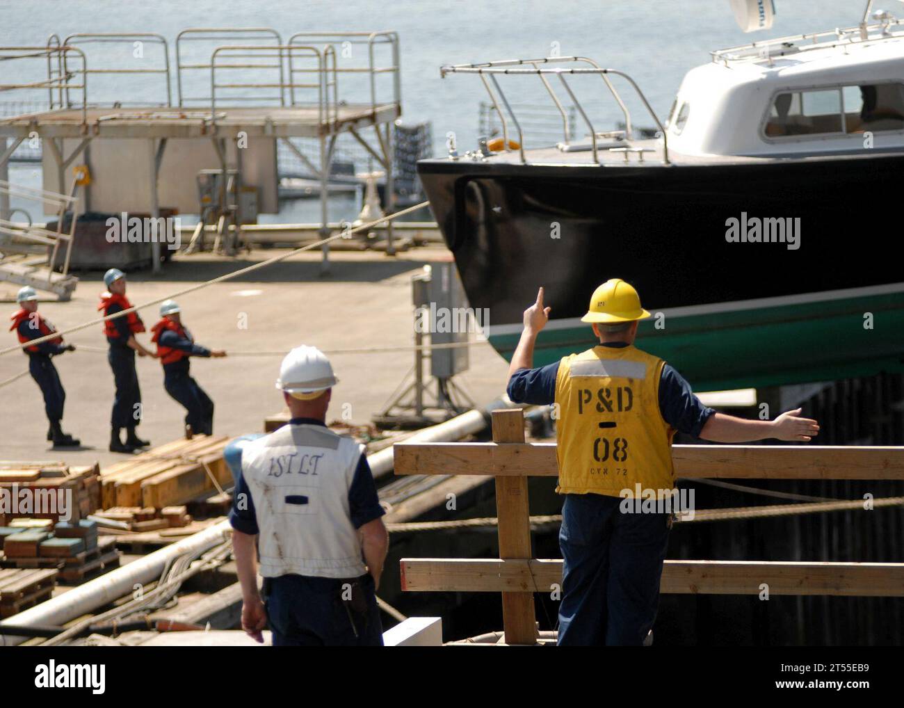 Hoist, Lincoln, line handling, Small Boat, training Stock Photo - Alamy