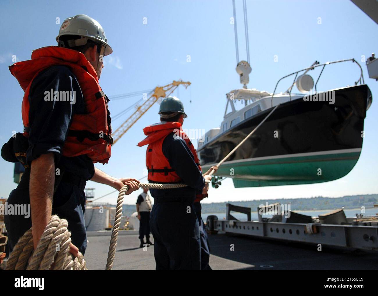 Line handling boat hi-res stock photography and images - Alamy