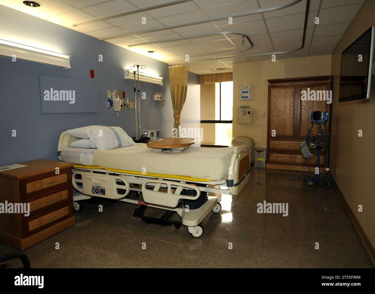 hospital room, ill, injured service members, Marine Stock Photo - Alamy