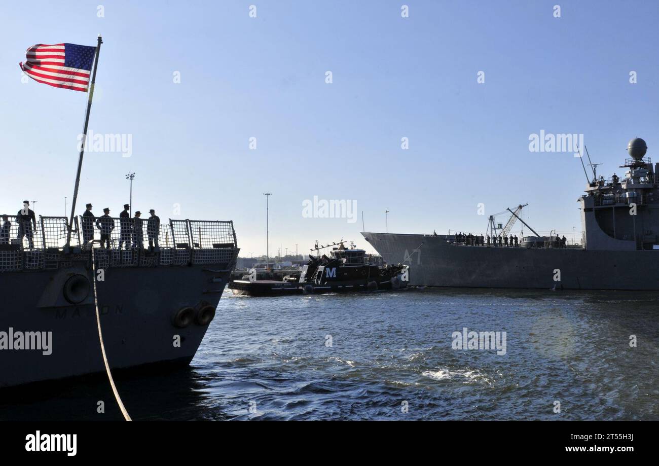 Uss mason ddg 87 uss nicholas ffg 47 hi-res stock photography and ...