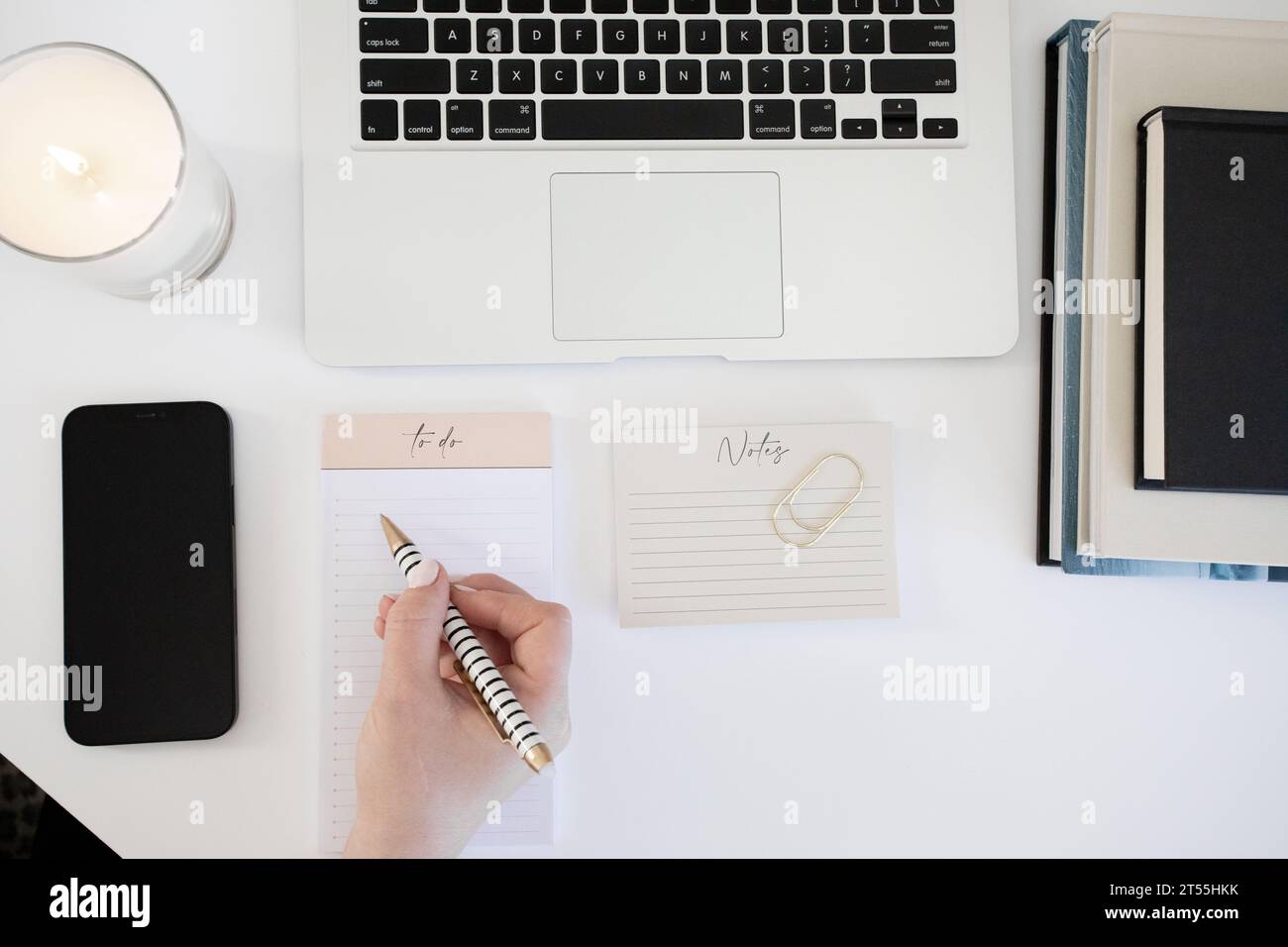 Dead on desk hi-res stock photography and images - Alamy