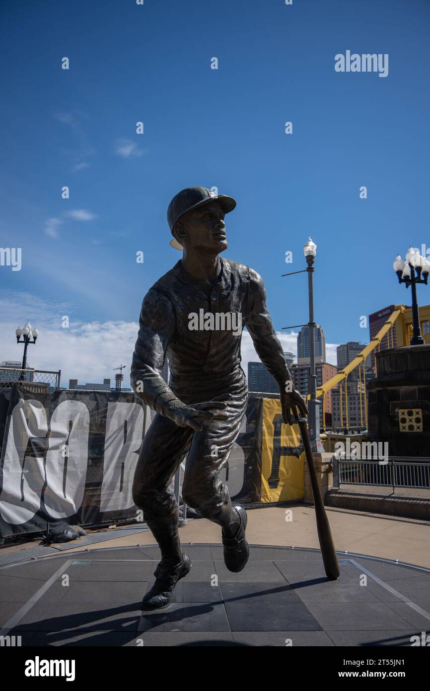 Baseball Player Statue Stock Photo - Alamy