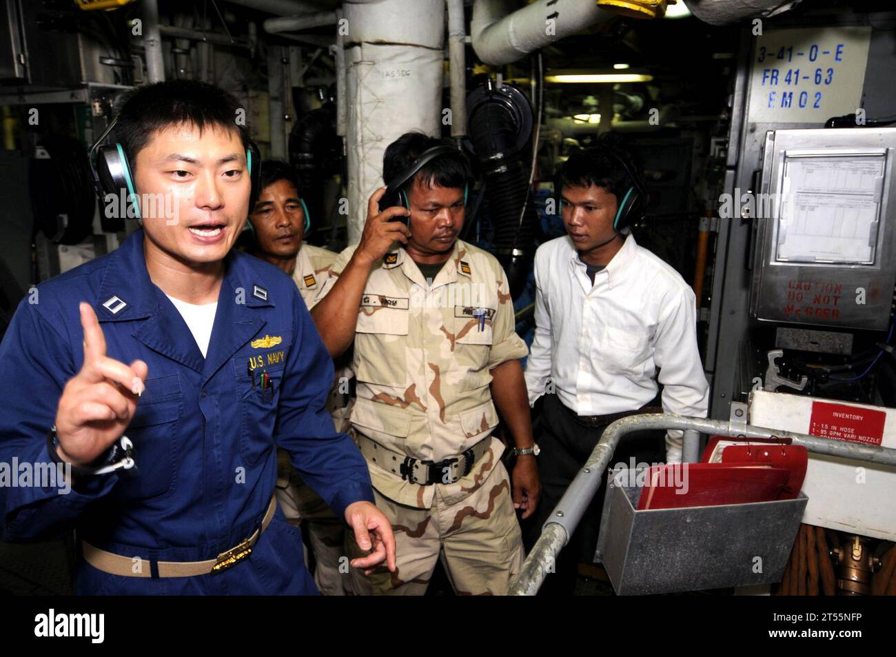 joint operation, Royal Cambodian Navy, USS Patriot (MCM 7 Stock Photo - Alamy