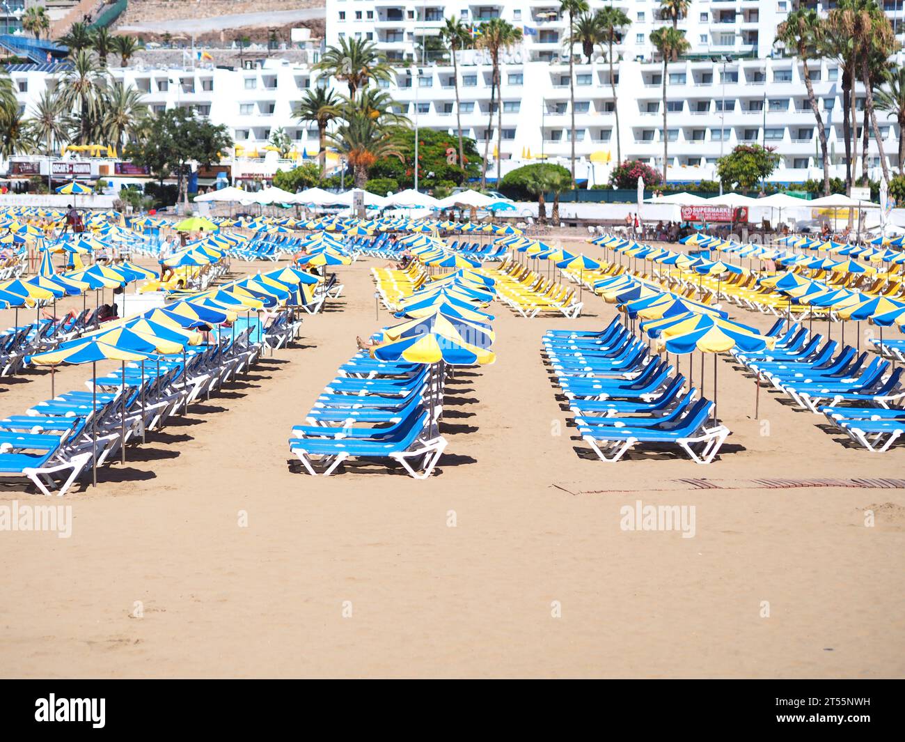 Lazy day at the beach hi-res stock photography and images - Alamy